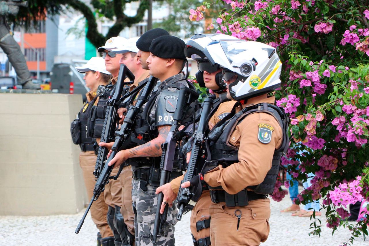 Estudo revela déficit alarmante de mais de 230 mil policiais no Brasil